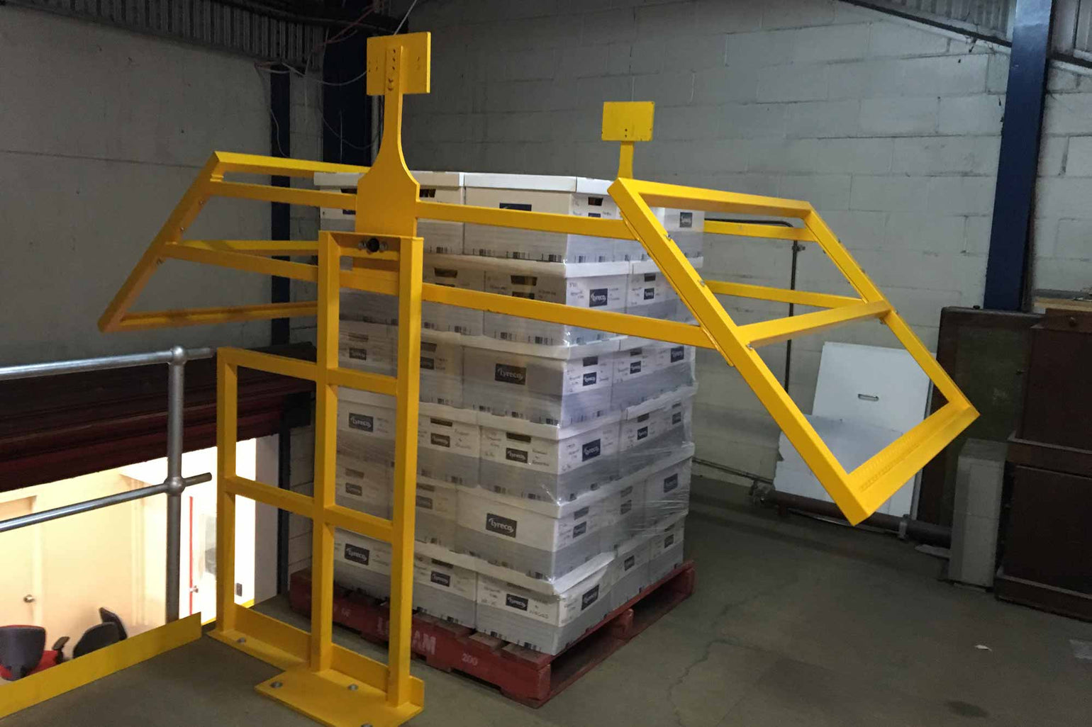 Up And Over Pallet Safety Gate – Steelspan Storage Systems