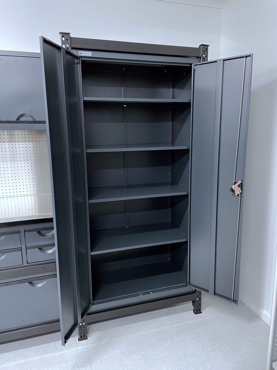 Module 17 with Overhead Cabinets – Steelspan Storage Systems